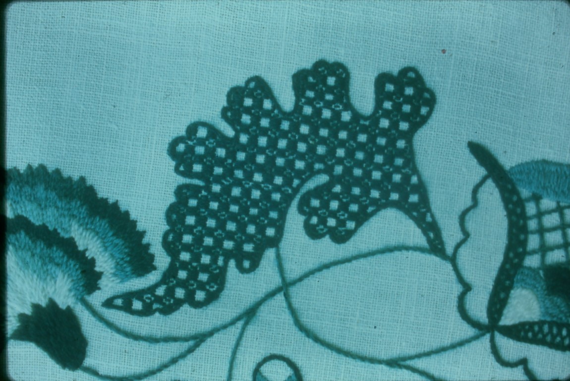 Slides: Early American Crewel Embroidery | Embroiderers’ Guild of America
