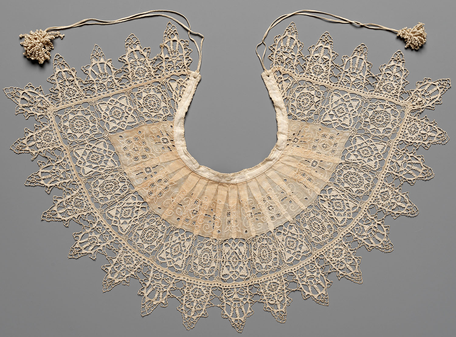 Embroidery Techniques from Around the World: Richelieu | Embroiderers ...